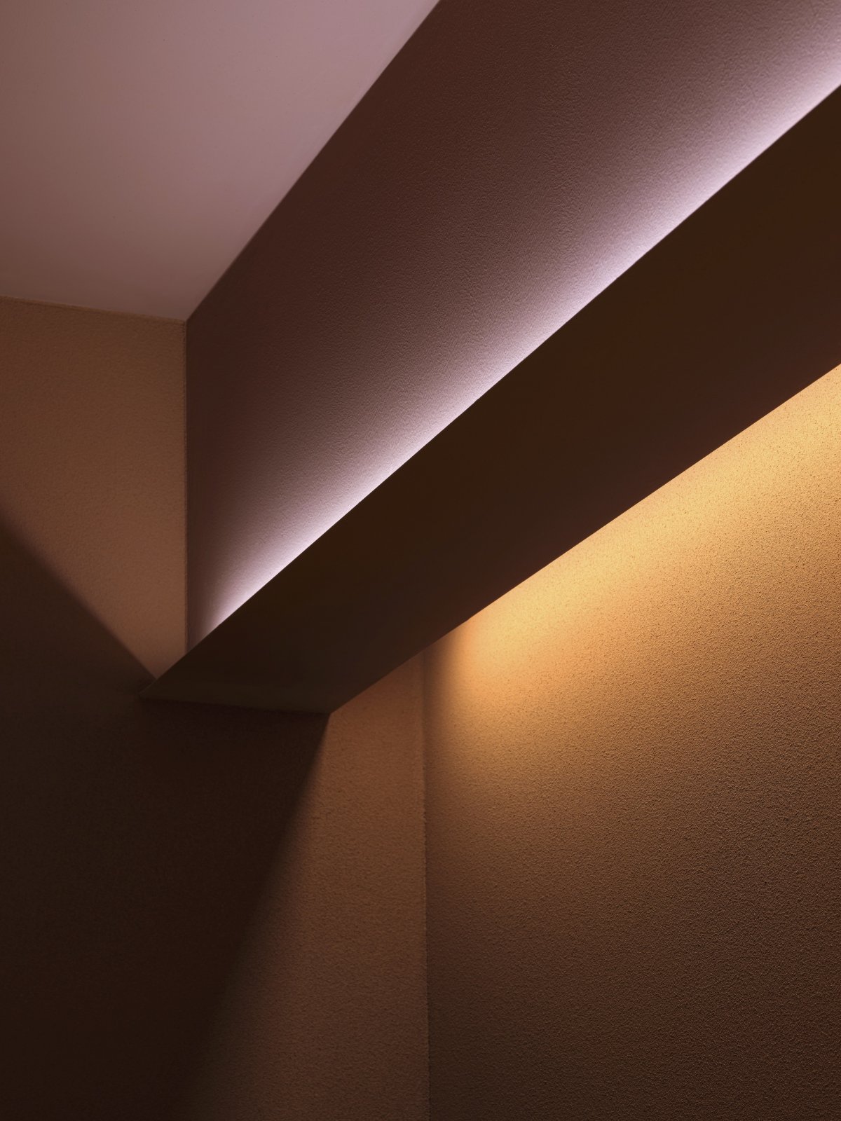 YinjiSpace - 134 x Red Tongue Boutique Store